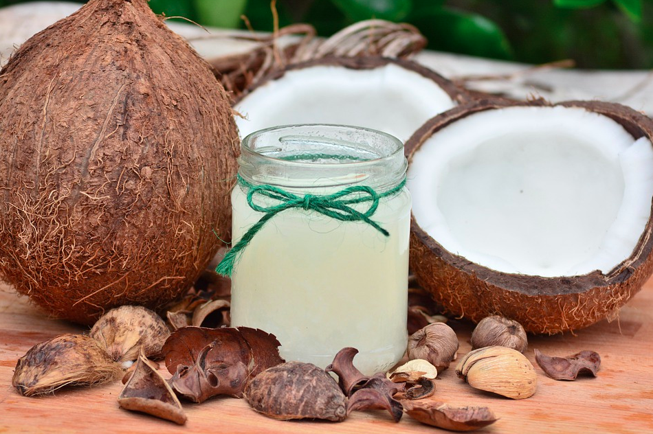 Coconut oil is a true miracle product: THESE are all of its amazing ...