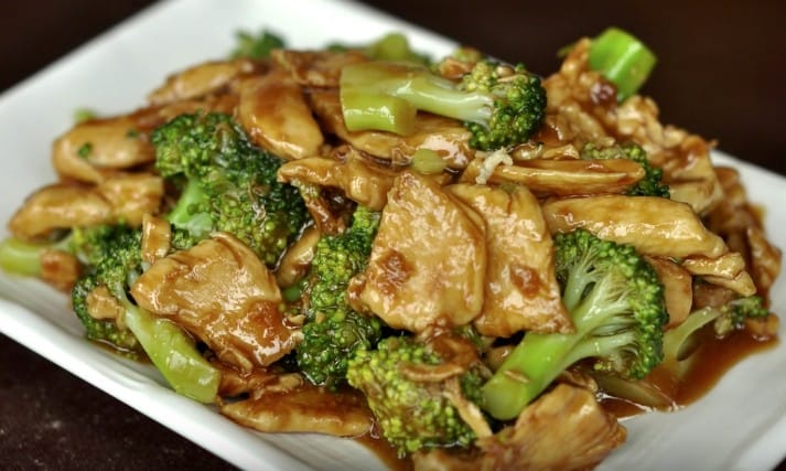 With THIS trick your stir-fried chicken will be as tender as it can ...