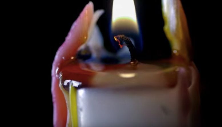 This is how you remove candle wax from all types of surfaces