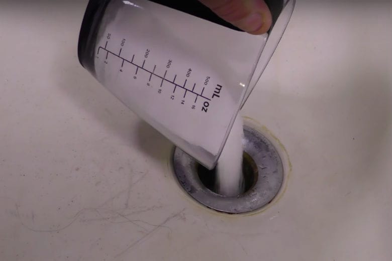 So handy! Use salt for these 5 common household chores