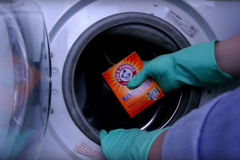 4 reasons why you should always keep a box of baking soda near your ...