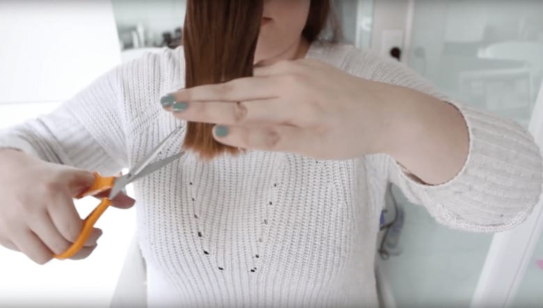 Cutting your own hair? This is how you do it!